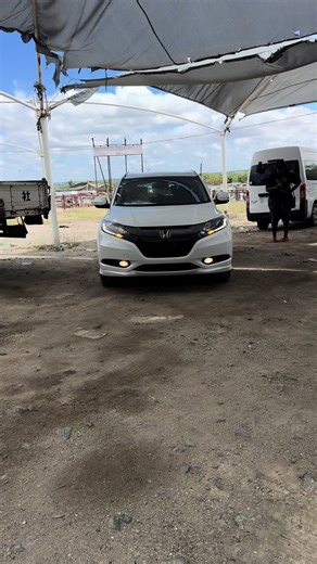 Honda Vezel Hybrid | Year 2015 | 1,5 Liter Petrol Engine | DCT 7 Speed Paddle Shifters | Original Honda Mag Wheels✅ Fog lights✅ Cruise contro✅ Steering controls✅ Reverse camera✅ Half leather seats✅ Total landing costs $14000 | Call/WhatsApp 263717152335 for more information