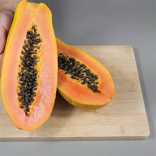9.3K views · 158 reactions | Why is a Chinese Doctor Warning People Not to Throw Away Papaya Seeds? | Barbie Recipes and Tips | Facebook