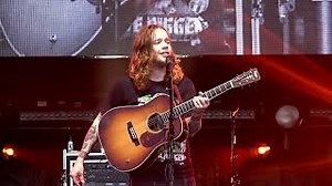 Billy Strings covers Stanley Brothers' "Rank Stranger" 7/22/23 Essex Junction, VT Chords - ChordU