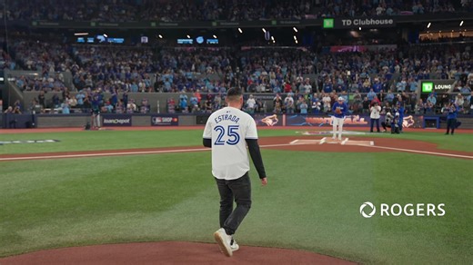 Marco Estrada throws out the ceremonial first pitch ahead of Game 7 of the ALCS 👏 | Sportsnet
