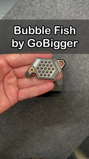 This fish fidget makes clicky bubbles 🐟 #fidgetclicker #unboxingtoys #fidgets