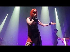 Garbage - Sleep Together (live 2018)