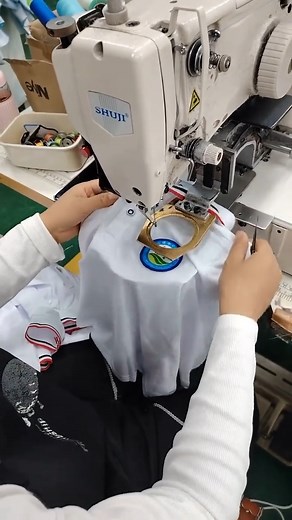 Sewing School Uniform Badges: Professional Machines and Molds for Effortless & Precise Stitching Embark on a journey into the world of sewing school uniform badges, where the use of professional machines and molds revolutionizes the process. It's no secret that creating those iconic badges requires a high level of precision and efficiency, and these specialized tools are the key. Professional machines designed for badge sewing come equipped with advanced features. They can handle different types