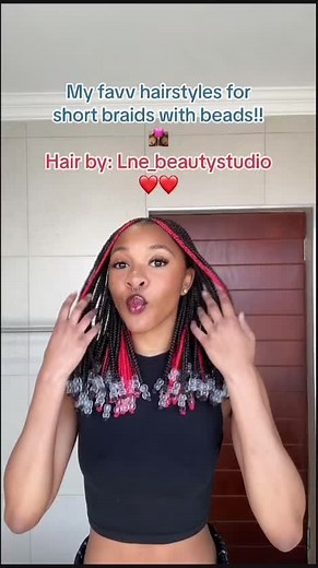 Here are some hairstyle ideas for shorter braids!!💗👩🏽‍❤️‍💋‍👩🏾#daliiii219 #braidedhairstyle #braidstutorial #knotlessbraids