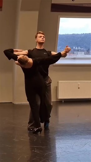 Quickstep Dance Tutorial for Couples: Learn Fast Steps