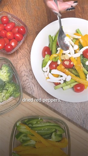 Afternoon munchies? Hitachi Microwave Oven's got you covered! Whip up a guilt-free veggie delight in minutes with our Auto Menu Function. #HitachiSingapore #HitachiHomeAppliances #MadeInJapan #HitachiOven #MicrowaveOven #HomemadeFood #Afternoon #Snack #Healthy | Hitachi Home Appliances