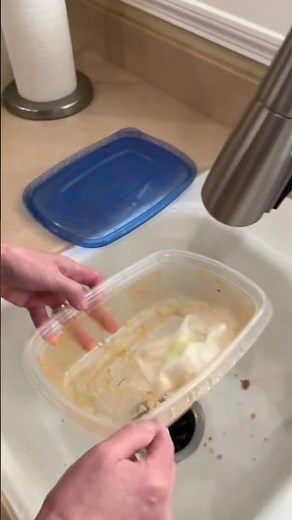 How to easily get those pesky stains out of your plastic containers