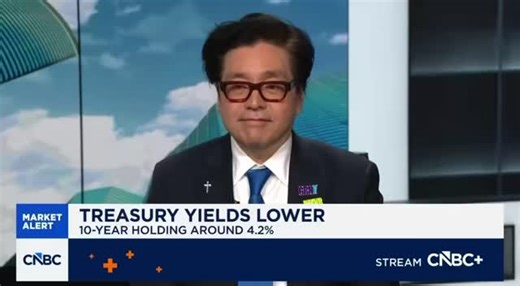 CryptosRUs | TOM LEE: GOLD ISN’T SCREAMING “RUN” -- IT’S WHISPERING “RISK IS COMING BACK” Tom Lee says the surge in gold and metals isn’t a warning... | Instagram