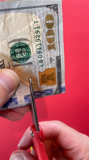 Don't fall for this 100$ bill scam (used on servers and valet, etc) This video is produced by Network Media and Rick Lax. | Rick Lax