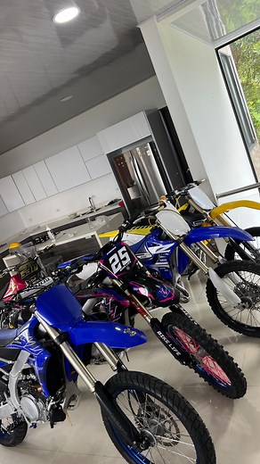 THE BEAST👹✊ on Instagram: "Trabajar duro hasta que digan que estás en vueltas raras 🙏🏼🤣"