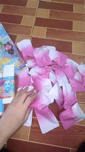 တစ်ဖူးမှ ထောင်ဂဏန်းလေးနဲ့ရမယ် အိတ်တစ်ထပ်ပါတော့ blindbox အကြီးတွေလိုရင်ခုန်ရတာပေါ့ crybaby သော့ချိတ်လေးတွေနော်အထဲမာပါတာ#mini #blindbox #foryoupage #fypシ゚viral #အားပေးကြပါအုံး