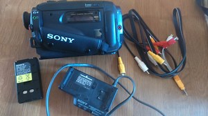 Sony CCD-TR680E PAL Video Hi8 HandyCam