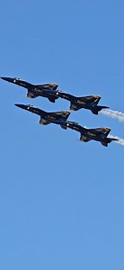 🇺🇸U.S. #Navy Blue #Angels #Flight Demonstration #Squadron performing | Richard LeBel