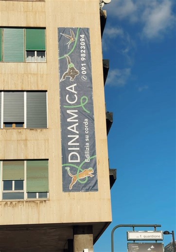 🔵🟢 Scopri il mondo dell’edilizia su corda! 👉🏼Seguici per restare aggiornato sulle nostre avventure in altezza! Ogni intervento è l’occasione per dimostrare la nostra passione e competenza! 📍Via Gaetano Daita 56 PA 📤info@dinamica.srl 📲 0919823094 #dinamicaediliziasucorda #lavorisucorda #palermo #manitenzione #lavoricondominiali