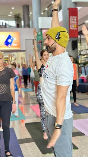 Unicentro Maracay on Instagram: "¡Paz y equilibrio en Unicentro Maracay! 🌿 Así se vive el yoga con @yoga.soham17 cada sábado a las 9:00 am, un espacio para estirar tu cuerpo, calmar la mente y recargar energías. ¿Te gustaría ser parte de la experiencia?. No importa tu nivel, solo necesitas el deseo de cuidarte. ¡Te esperamos para empezar el fin de semana con la mejor vibra!"