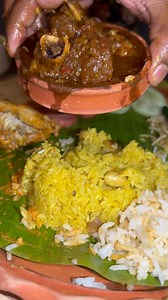 757K views · 4.7K reactions | মটন কষা গলদা চিংড়ির মালাইকারি বাসন্তী পোলাও দিয়ে মাটির থালায় কলাপাতায় 1000 টাকার থালি 299 টাকায় #muttonkosha #bengalithali #kolkatarajbari | Henglabazz Blogger | Facebook