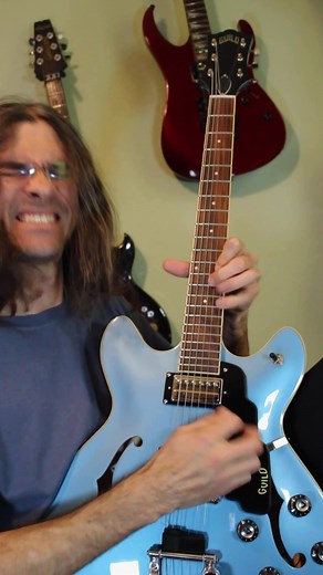 Playing Sultans of Swing Finale on Semi-Hollow Body Guitar