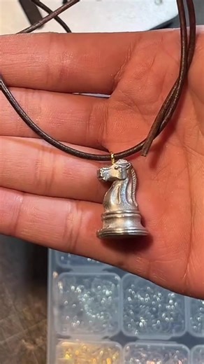 Two new metal casted necklace designs just dropped ⚔️♟️🐱 One inspired by the Knight chess piece — symbol of strategy, sacrifice, and unconventional movement. The other inspired by the iconic cat from Fullmetal Alchemist — a subtle nod for true anime fans who recognize the depth behind the story. Each piece starts with a carefully crafted master model. From there, I create a custom silicone mold, then melt and pour molten metal (pewter) directly into the mold. After cooling, every pendant is han