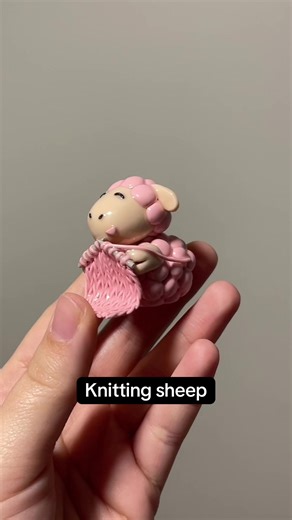 Knitting sheep. I love how shiny the resin makes them 🌸😁 #polymerclay #cutepolymerclay #deskfriend #sheep #handmade #polymerclaycreations #claycreations