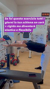 7.4K views · 91 reactions | Se fai questo esercizio tutti i giorni la tua schiena nn sarà + rigida ma diventerà elastica e flessibile Rendi felice la tua schiena con questo esercizio per sciogliere la rigidità soprattutto nella parte dorsale e allungare la catena cinetica posteriore #lombalgia#Allenamento#lovestretch#allungamento#Respirazione # | Dance Ginnastica Fit | Facebook