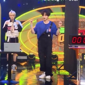 [RANDOM VID] SJ Eunhyuk practiced dancing Shinhwa's "Eusha Eusha" Chài ai em bé nhà ai đứng tập nhảy Eusha Eusha của Shinhwa cưng dư lày mau đưa về nhà nhanh không thôi tui bắt mất nà :)))) Mùa hè mà nghe Eusha Eusha là chuẩn bài luôn rồi, nghe thôi đã thấy vui tươi rùi nè :))) cre vid: elf__hae Sa🧡 | Shinhwa Kites House