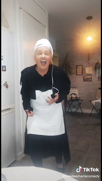 no tip...b**tards #juliewalters #waitress #comedy #2soups