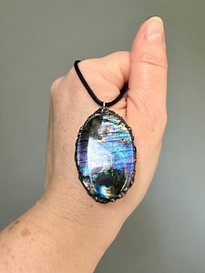 Handmade Spectrolite Labradorite Pendant Necklace: Rainbow Flash, Witchy Jewelry - Etsy