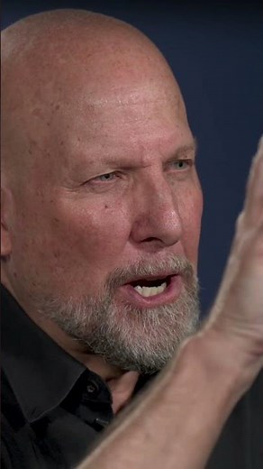 Chameleons can use their tongues to grasp prey #science #lizard