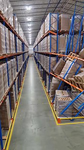 Nashville Warehouse Aisle Flattened in Seconds Nashville, Tennessee – September 08, 2025 A routine stocking procedure turned into a disaster at a Nashville storage facility. The footage shows a forklift operator backing up and nudging a support beam. The compromise was immediate; the metal twisted, and the shelves gave way. A deluge of brown shipping boxes rained down, crushing the forklift and knocking over the facing rack. The driver managed to scramble away on foot, narrowly missing the falli