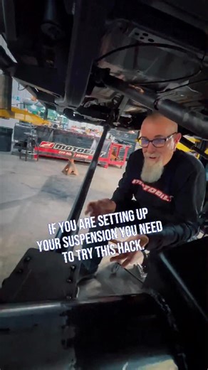 Bender Tech Tuesday 🔧 Don’t guess—mock it up. Before ordering links, Bender uses scrap pieces to size everything perfectly. Smart, simple, and straight out of the Motobilt R&D playbook. How do you mock up your builds before the final cut? #fabricate #motobilt #mickup #iknowbwnder #fab101 #links #jeeplinks #4link #doubletriangulated | MotoBilt