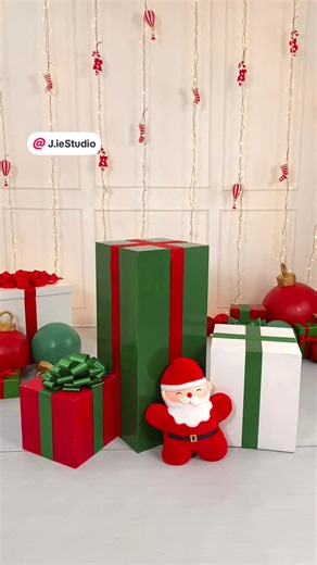 Christmas Mini Sessions 2025 at JIE Studio