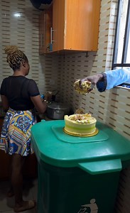 Window cake | Wealthyson Comics