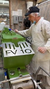 Our mozzarella making machine that makes hundreds of mozzarella daily, is imported from Italy and is the only one of its kind in the country! 😮 📍7907 13th Avenue, Brooklyn 📍99 Ellis Street, Staten Island #labellamarketplace #brooklyn #statenisland #mozzarella #italianfood #nyceats #nycfood #supermarket #cheese | La Bella Marketplace