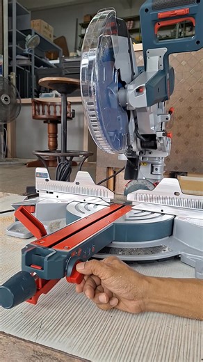 เลื่อยองศา 12" BOSCH GCM 12 GDL | thaicarpenter.com