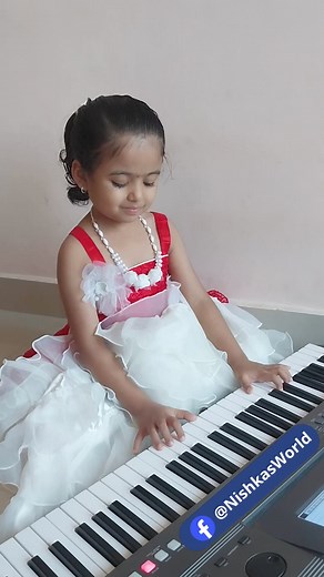 572K views · 10K reactions |  Watch this adorable little girl play the melodious Tamil song Suttum Vizhi Sudare from the movie Ghajini composed by Harris Jayaraj #tamilsong #harrisjayaraj #suriya #Ghajini #tamilmusic #youngmusicians | Nishka's World | Facebook