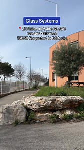 Les nouveaux locaux Glass Systems : 📍 ZI Plaine du Caire IV - 600 Rue des Safranés, 13830 Roquefort-la-Bédoule 😊 #locaux #nouveauxlocaux #nouveauxbureaux #demenagement #france #btp #menuiserie #glasssystems #outdoor | Glass Systems