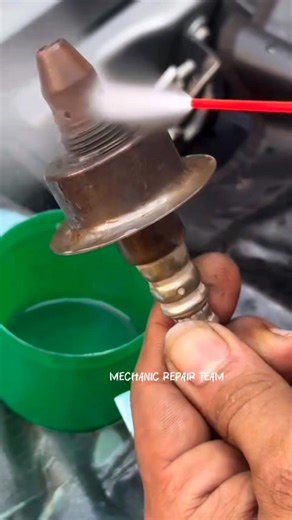 Oxygen sensor cleaning 🙃😕 | Mechanic Repair Team