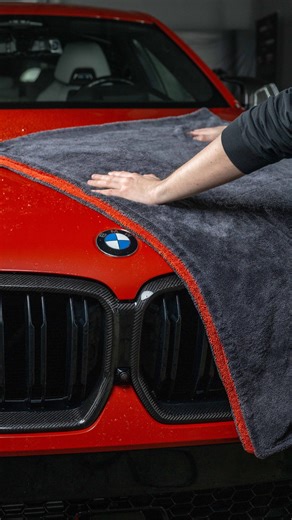 Have you ruined a microfiber towel yet? Don’t fret & no need to throw it away. Although it seems like its absorption or texture is ruined, Matt tells us how to fix clogged microfiber with ONE household ingredient! #microfiber #microfiberwash #dreadnought #clogged #wash #laundry #laundryhack #autofiber Shop the Ultimate Microfiber Detergent: https://www.autofiber.com/products/micro-restore-the-original-microfiber-laundry-detergent | Autofiber | Facebook