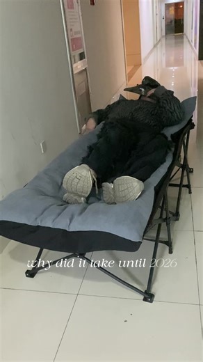 This foldable cot is actually comfortable, easy to carry, and works for everything from camping to unexpected guests. #campingcot #foldingbed #guestbed #campinggear