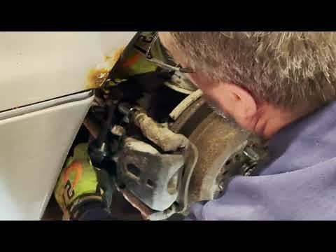 How to Replace Rear Brakes and Rotors on a 1998 Lexus LS400