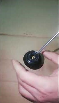 How to fix the E12 light socket