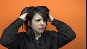 Este es el método definitivo para eliminar la caspa - VÍDEO