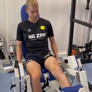 25K views · 303 reactions | VELKOMMEN HJEM VESTERGAARD Christian Vestergaard er hjemme igen efter sin operation og genoptræning i Barcelona, og her kan I se lidt af, hvad tiden i det spanske er gået med 塚️ | AC Horsens | Facebook