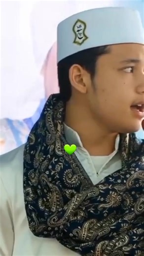 Alwi Assegaf's Beautiful Voice in Sholawat Performance