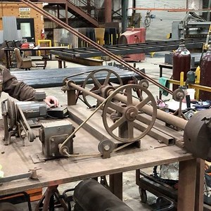 Very cool shop built welding positioner at Rudd Welding. Saw it today when I was visiting my brother @slammedram22 #abom79 #welding #weldingpositioner #weldingshop #jobshop #weldingtools | Abom79