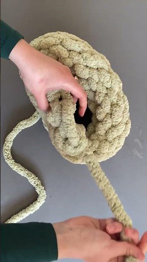 DIY This Comfy Chunky Knit Pillow! 🤩
