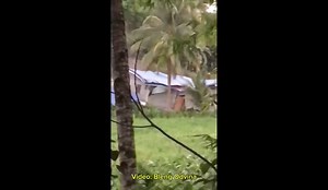 PIPILA KA MGA BALAY, MIDAHILI SA LANDSLIDE TUNGOD SA MIBIGAY NGA TAILING STORAGE FACILITY SA MINAHAN #REGIONAL Muabot matud pa sa napulo (10) ka mga panimalay ang nahugmak ug natabunan sa midahili nga yuta didto sa Brgy. Siana, Mainit, Surigao del Norte kagahapong adlawa, May 11, 2024. Sa inisyal nga report, tungod kini sa mibigay nga porsyon sa tailing storage facility sa usa ka minahan sa lugar. Sa karon, napahikling na ngadto sa evacuation centers ang mga apektadong residente. Nagapadayun na 