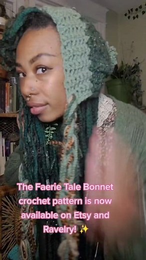 It's release dayyyy! 🎉 The Faerie Tale Bonnet Pattern is now available on Etsy and Ravelry. I'm The Entangled Fae on both platforms. 💚 I want to extend a huuuuuge thank you to my testers: @mintfaery @jacintheattic @isaacsyarnbarf @coastal_critter @ellori.mae.cosplay @gothic_arts_crafts_and_magick @lulamadeit @the.weaving.witch @re.in.kai 🥰 Without testers I wouldn't be able to put these patterns out into the world. Here's some info about the pattern: It is written to fit the average adult siz