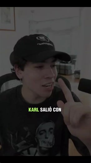 La remera de Colón de Carl Jacobs en el video de Mister Beas