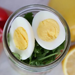 9.5M views · 11K reactions | Make-ahead lunch! These are so delicious, loaded with protein and perfect to make ahead for lunch the next day. Protein Egg and Quinoa Salad Jars 6 Smart Points • 228 Calories (gluten-free, vegetarian) https://www.skinnytaste.com/protein-egg-and-quinoa-salad-jars/ | Skinnytaste | Facebook